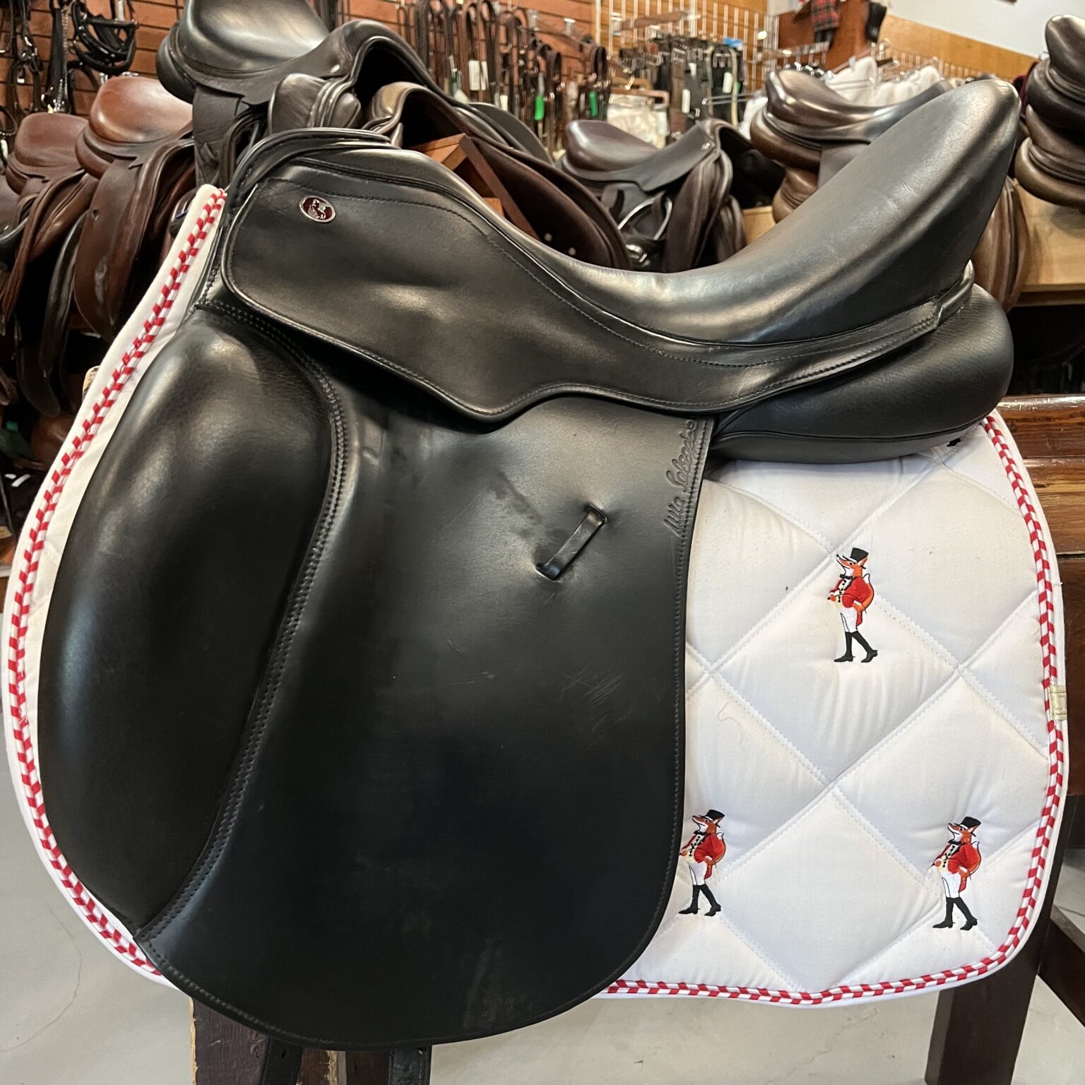 Dressage Saddles | Snooty Fox Atlanta Consignment